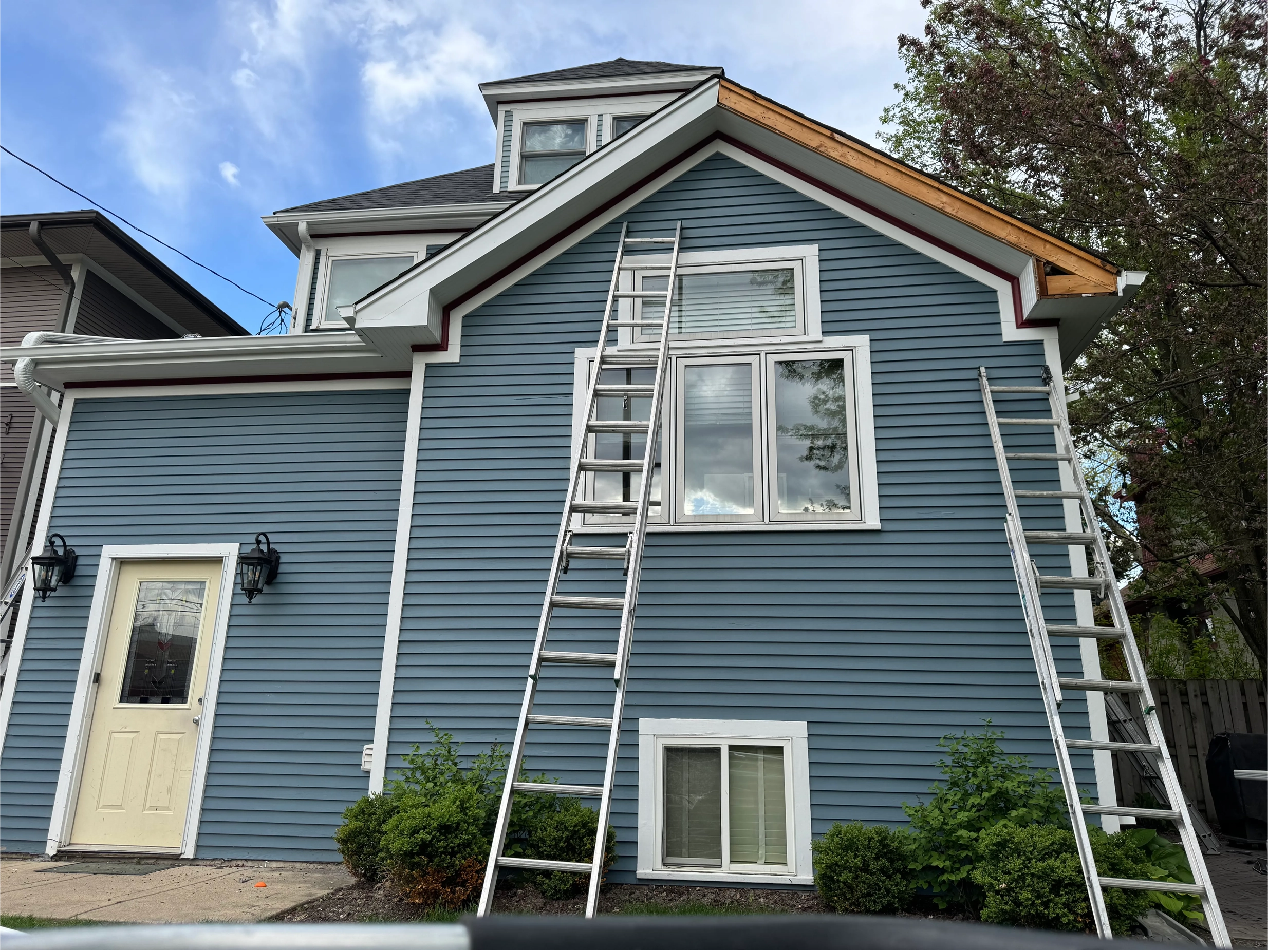 Soffit and Fascia Installation and Repair - Chicago IL - Gutters Services